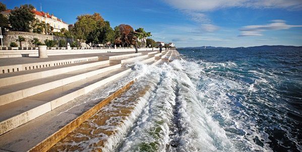 A impressionante escadaria-órgão que soa com a água do mar - greenMe
