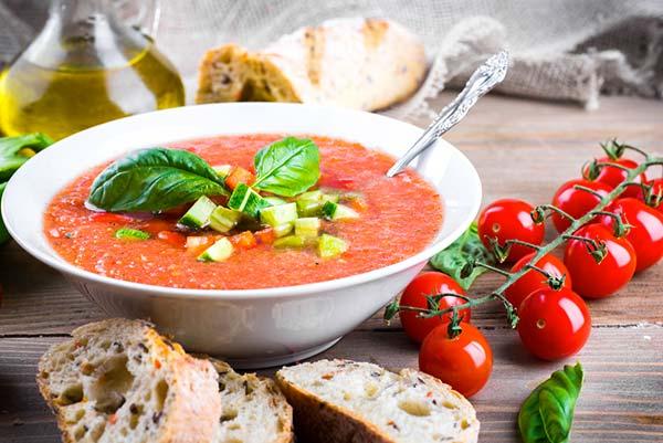 Gazpacho: a receita original e outras 10 variantes - greenMe