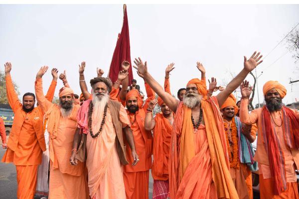 Sadhus: quem são, como vivem e o que podemos aprender com eles? - greenMe