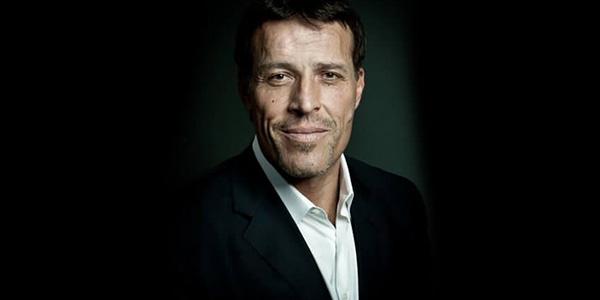 Tony Robbins no Brasil! Quem é, sua história, pensamentos, livros e ...
