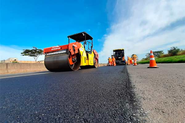 Em Rio Claro a primeira estrada no Brasil pavimentada com plástico ...